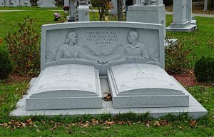 Discover the Haunting Beauty of the Amazing Hope Cemetery